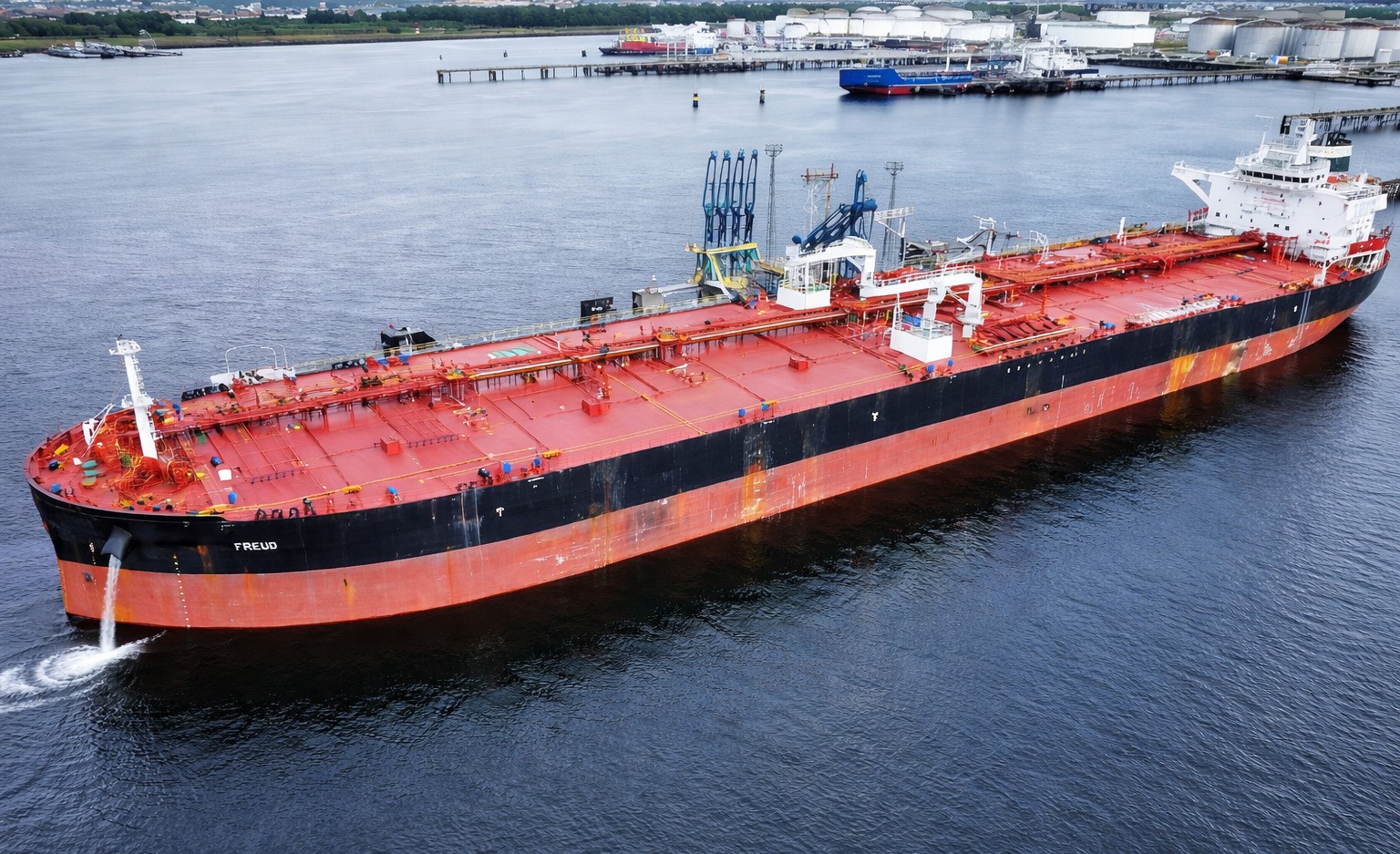 Petroliera colpita in Mar Nero in rotta per Trieste - AdriaPorts